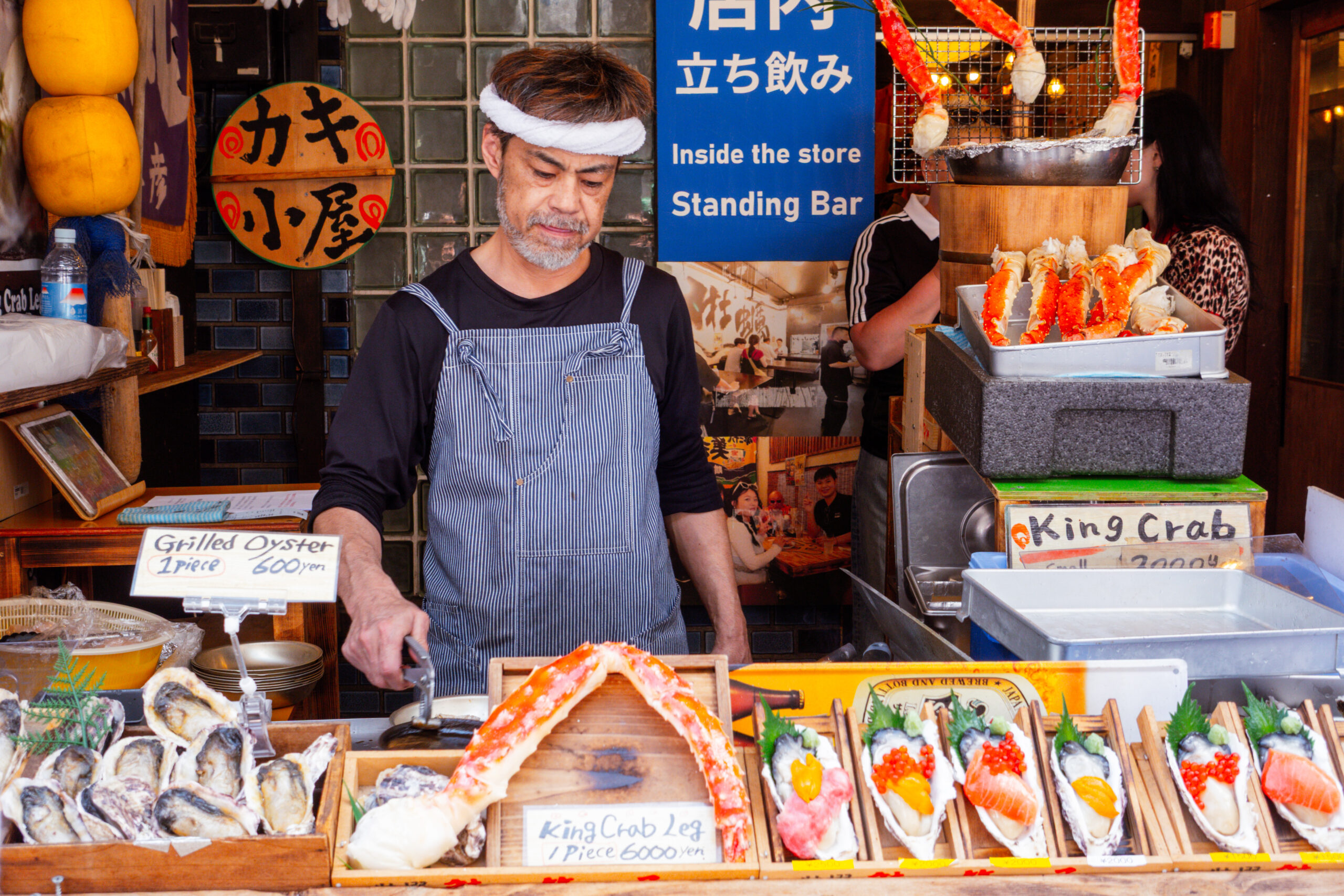 What to Eat at Tsukiji Outer Market: A Food Guide