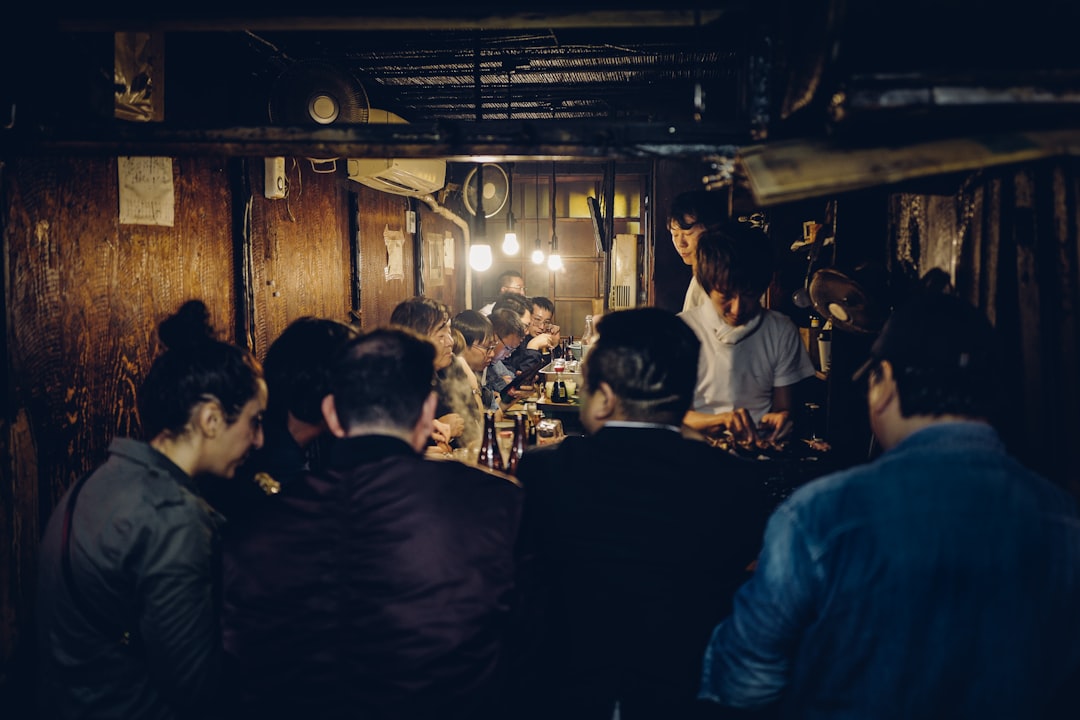 Shinjuku Bar Crawl: Golden Gai, Omoide Yokocho & Local Bars